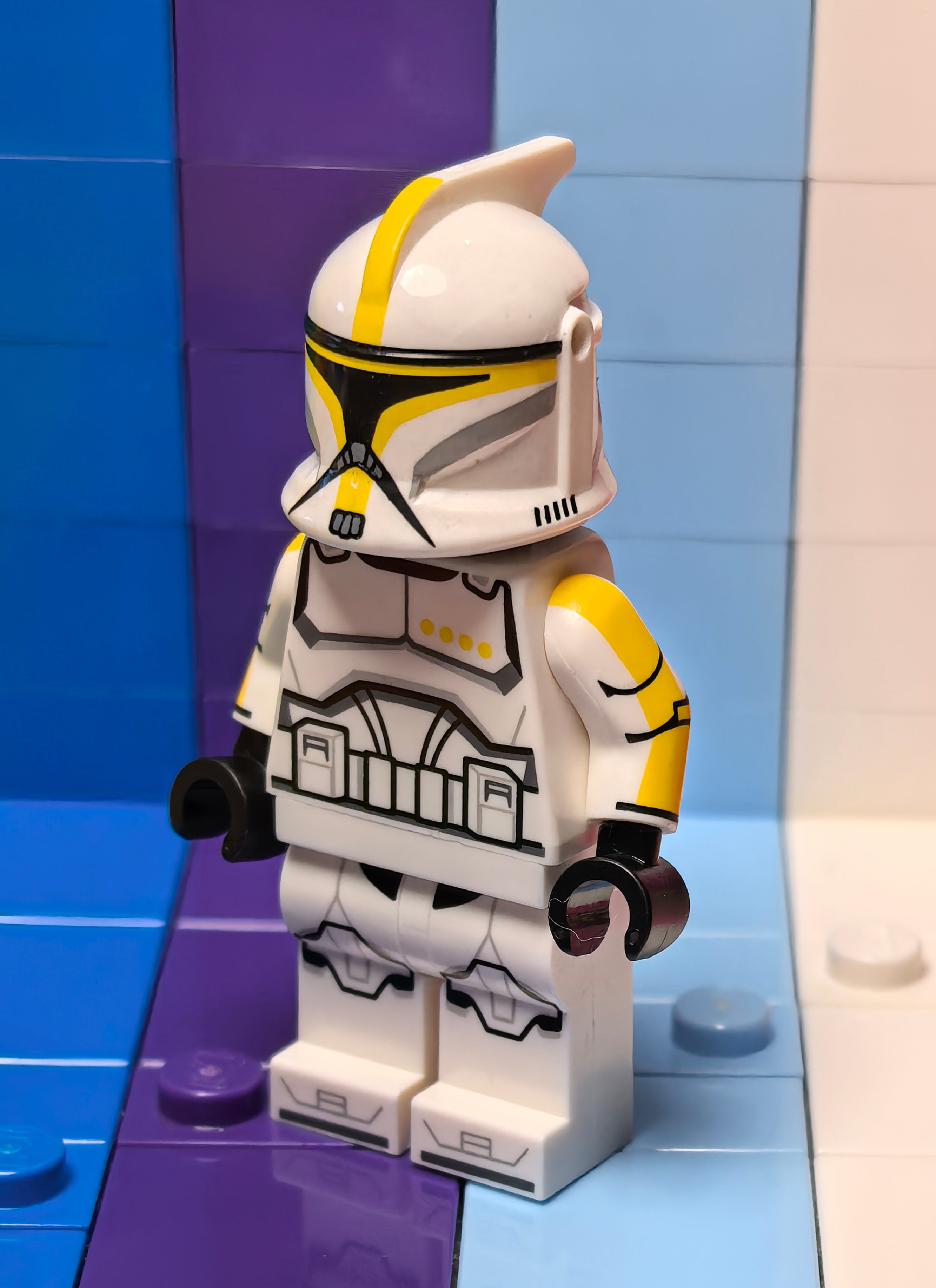 P1 Bright Yellow Commander - LEGO Custom Minifigure (GCC) – LFMinifigs